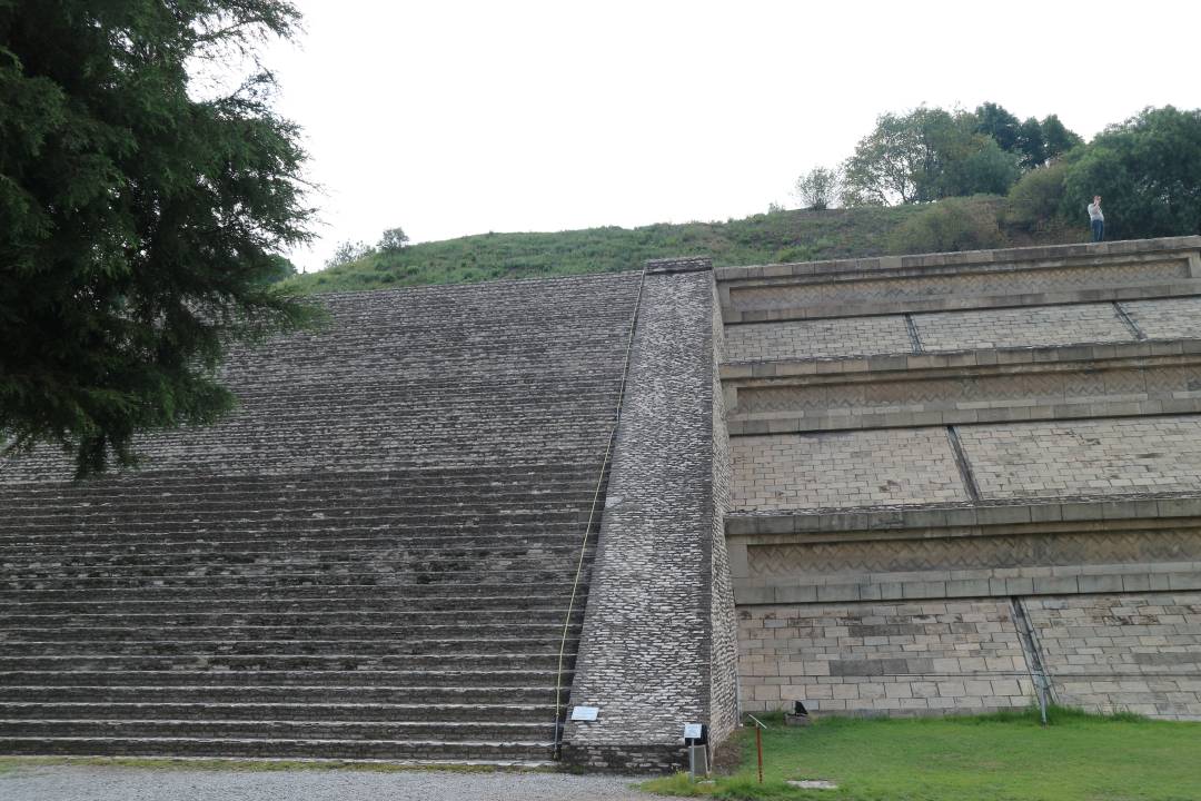 Die größte Pyramide der Welt – Cholula bei Puebla